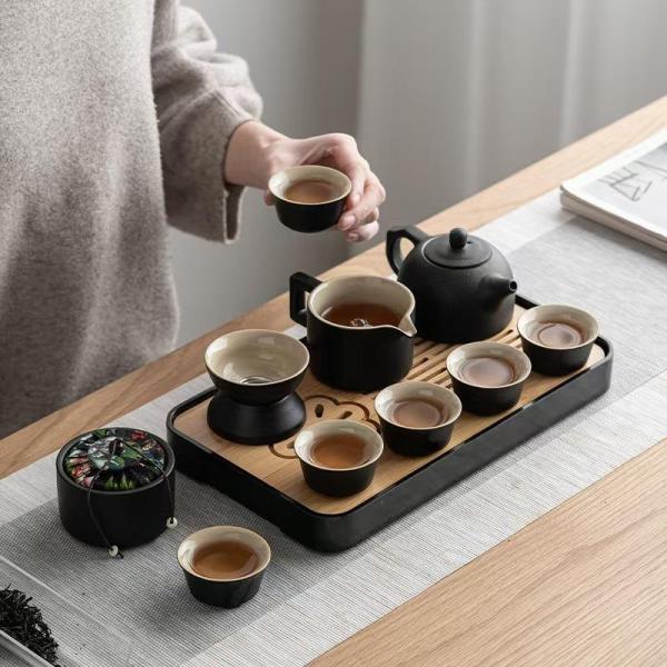 自宅にいながら本格カフェ気分が楽しめれる茶器セットです。いつでもどこでも美味しいお茶を入れて楽しむ事ができます。日常生活或いはオフィスの中に使って、各種の紅茶や緑茶やジャスミンティーやウーロン茶やブーアル茶などを入れるに適合します。【セット...