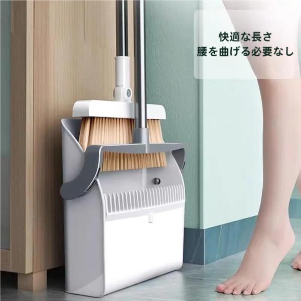 【180°角度調節可能ほうき】最新型回転式ほうき、180°角度調節でき、角度を自由に調整し、ソファーの下、ベッドの下や狭いスペースにしても清掃することができます。3列のしなやかな毛先は、高品質のPET素材を使用し、適度的な密度があります。薄...