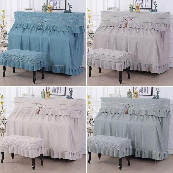商品説明：なシャンパンブルーの色味のピアノカバーです。溢れるヨーロピアンスタイルでお部屋を優雅に華やかに演出してくれます。大切なピアノをほこりから守ります。クラシカルな趣きのファブリックとなっております。カラー：写真通り素材：布地　※備考●...