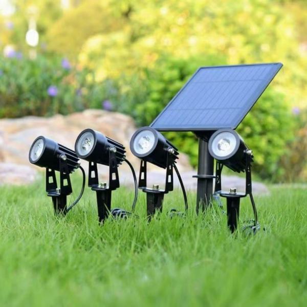 ■お庭を彩る照明にも防犯対策にもオススメ■屋外防水■高輝度LEDランプビーズで明るく照らします■軟光で均一な光出力■厚みのあるアルミ製ボディのライトは強い空気対流設定で放熱効果があります■低エネルギー消費■背面位置の防水仕様でスイッチ寿命が...
