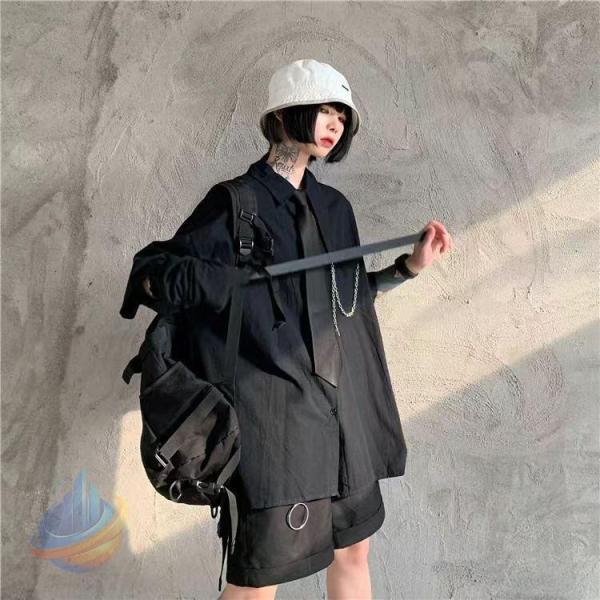 メイン素材: ポリエステル素材構成: 100% ポリエステルＳＨＵＭＩＮＧ?毎日着たい、どんなコーディネートにも合わせやすいおすすめトップス!!１枚でも、インナーにも大活躍の万能アイテムがトレンドを盛り込んだシルエットで登場。ＳＨＵＭＩＮＧ...