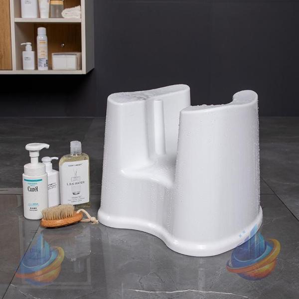 材質:PP本体サイズ:(約)36.5×32.5×28.5CM重量:(約)1kg色:ホワイト特徴:腰を浮かせず座ったままでもデリケートゾーンが洗える。様々な人に対応します。高齢者や子供、妊娠中の人にも使用できます。