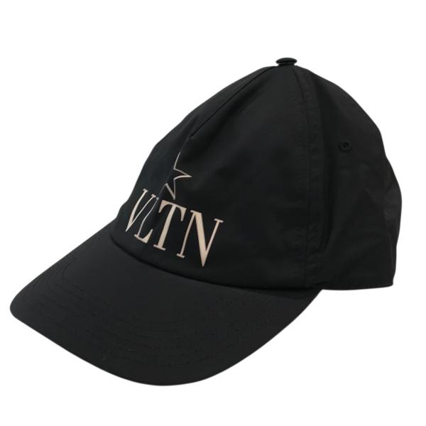 ヴァレンチノ VALENTINOナイロンVLTNロゴキャップ TY2HDA10NZX【ランク】「中古品・比較的綺麗な商品」【詳細説明】ヴァレンチノのナイロンVLTNロゴキャップ TY2HDA10NZXです。【M/L/U】メンズ【表記サイズ】...