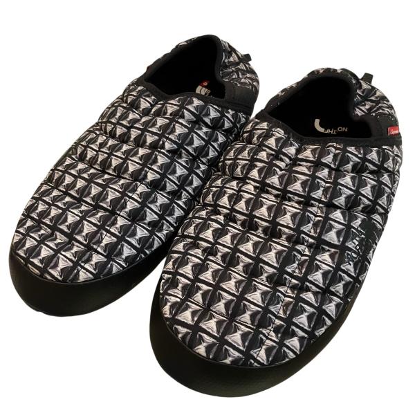 シュプリーム×ザノースフェイス Supreme×THE NORTH FACEスリッポン NF0A5IR2【ランク】「中古品・比較的綺麗な商品」【詳細説明】シュプリーム×ザノースフェイスのスリッポン NF0A5IR2です。【M/L/U】メンズ...