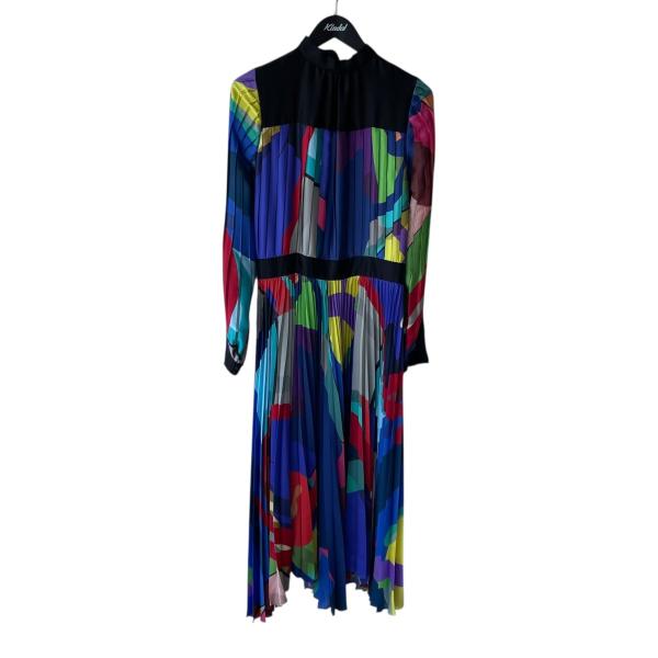 サカイ sacaiKAWS  Multi Print Dress ドレス 21-05681【ランク】「中古品・比較的綺麗な商品」【詳細説明】サカイのKAWS  Multi Print Dress ドレス 21-05681です。【M/L/U】...