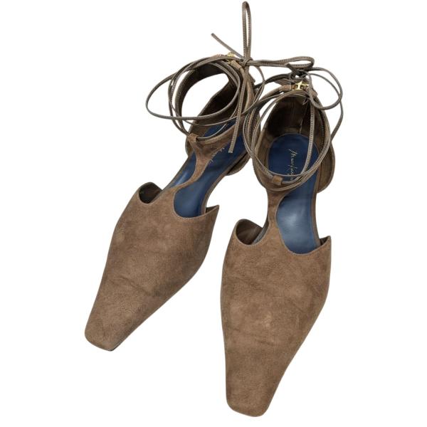 マメクロゴウチ mame kurogouchiＴ-Strap Suede Heel Pumps サンダル MM23FW-AC304【ランク】「中古品・比較的綺麗な商品」【詳細説明】マメクロゴウチのＴ-Strap Suede Heel Pum...