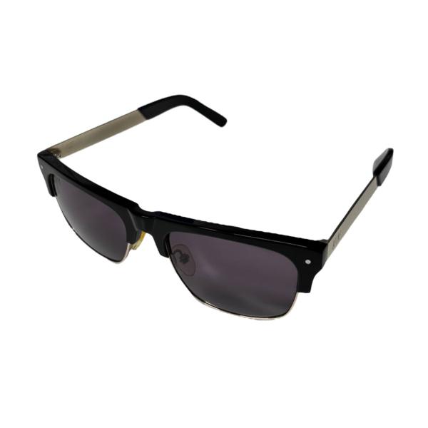 ナイン・ファイブ 9FIVEサングラス【ランク】「中古品・比較的綺麗な商品」【詳細説明】ナイン・ファイブのサングラスです。【M/L/U】メンズ【詳細サイズ】フレーム幅：約13．5ｃｍ高さ　　　：約5．0ｃｍテンプル　：約14．5ｃｍ【付属品...