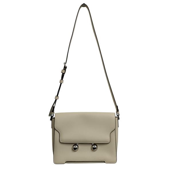 マルニ MARNITRUNKAROO ショルダーバッグ SBMQ0107U0【ランク】「中古品・比較的綺麗な商品」【詳細説明】マルニのTRUNKAROO ショルダーバッグ SBMQ0107U0です。【M/L/U】ユニセックス【詳細サイズ】縦...