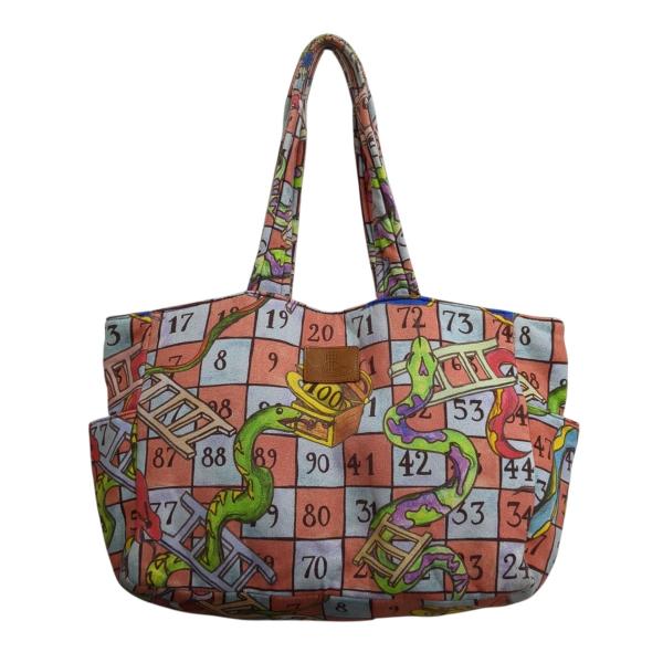 ヴィヴィアンウエストウッド Vivienne WestwoodSNAKE AND LADDERS トートバッグ【ランク】「中古品・比較的綺麗な商品」【詳細説明】ヴィヴィアンウエストウッドのSNAKE AND LADDERS トートバッグです...