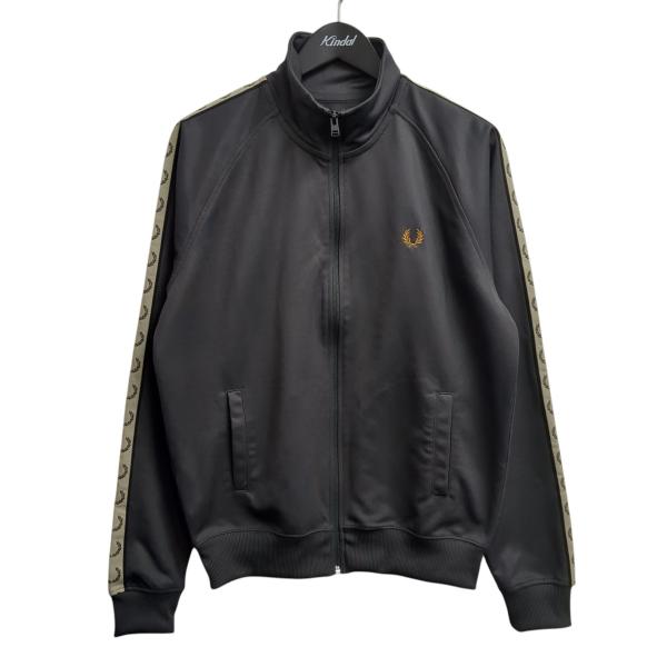 フレッドペリー FRED PERRYトラックジャケット J5557【ランク】「中古品・比較的綺麗な商品」【詳細説明】フレッドペリーのトラックジャケット J5557です。【M/L/U】メンズ【表記サイズ】M【詳細サイズ】着丈：約63ｃｍ裄丈：...