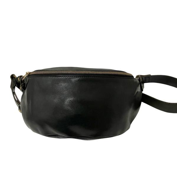 スロウ SLOWRubono ボディバッグ【ランク】「中古品・比較的綺麗な商品」【詳細説明】スロウのRubono ボディバッグです。【M/L/U】メンズ【詳細サイズ】縦幅：約12ｃｍ横幅：約21ｃｍマチ：約9ｃｍ【付属品】なし【ダメージ】擦...