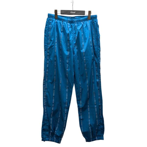 シュプリーム SupremeReflective Text Track pants ナイロン総柄パンツ【ランク】「中古品・比較的綺麗な商品」【詳細説明】シュプリームのReflective Text Track pants ナイロン総柄パンツ...