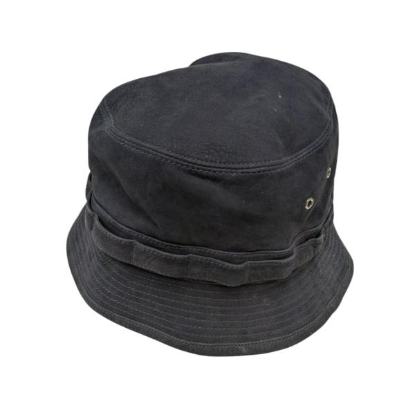 シーシーユー CCUヌバックレザーバケットハット【ランク】「中古品・比較的綺麗な商品」【詳細説明】シーシーユーのヌバックレザーバケットハットです。【M/L/U】メンズ【表記サイズ】FREE【詳細サイズ】全長：約20ｃｍ頭囲：約52ｃｍつば：...