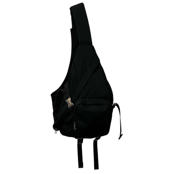 ソーイレディートゥーウェアー SOE READY TO WEARTriangle Bag Solotex ショルダーバッグ 1251 00 007【ランク】「中古品・比較的綺麗な商品」【詳細説明】ソーイレディートゥーウェアーのTriangl...