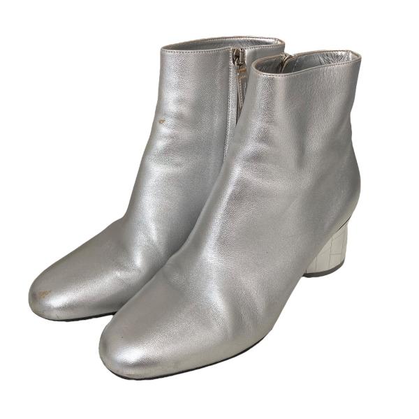 サルヴァトーレフェラガモ Salvatore FerragamoFlorrie  ミラーショートブーツ【ランク】「中古品・汚れ、ダメージのある商品」【詳細説明】サルヴァトーレフェラガモのFlorrie  ミラーショートブーツ です。【M/L...