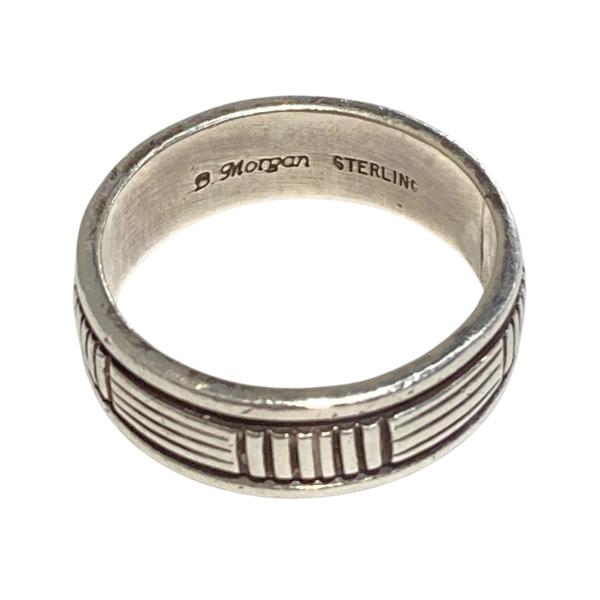 ブルース モーガン Bruce Morganナバホ族 リング【ランク】「中古品・比較的綺麗な商品」【詳細説明】ブルース モーガンのナバホ族 リングです。【M/L/U】メンズ【表記サイズ】20号【付属品】なし【ダメージ】小傷、使用感が見受けら...