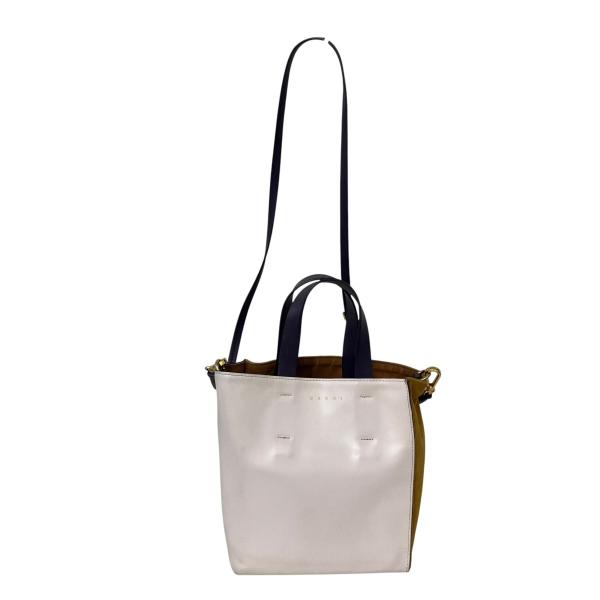 マルニ MARNI20AW MUSEO SOFT MINI ショルダーバッグ SHMP0040【ランク】「中古品・汚れ、ダメージのある商品」【詳細説明】マルニの20AW MUSEO SOFT MINI ショルダーバッグ SHMP0040です...