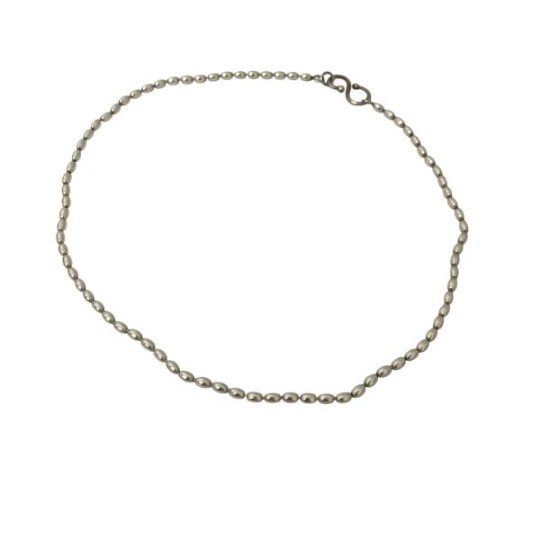 ヒアーズ HERE’Sシルバーネックレス【ランク】「中古品・比較的綺麗な商品」【詳細説明】ヒアーズのシルバーネックレスです。【M/L/U】メンズ【表記サイズ】-【詳細サイズ】全長：約45．0ｃｍ【付属品】なし【ダメージ】中古品ですのでユーズ...