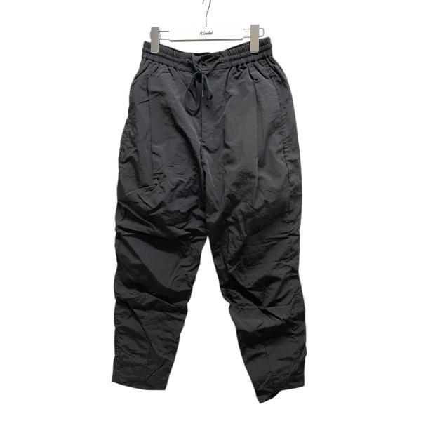 デヴォア DEVOAナイロンパンツ【ランク】「中古品・比較的綺麗な商品」【詳細説明】デヴォアのナイロンパンツです。【M/L/U】メンズ【表記サイズ】1【詳細サイズ】ウエスト：約67ｃｍ股上　　：約25ｃｍレングス：約57ｃｍもも幅　：約30...