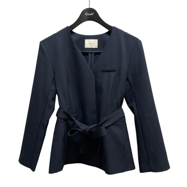 エストラータ STRATAベルト付きノーカラージャケット SHH0001【ランク】「中古品・比較的綺麗な商品」【詳細説明】エストラータのベルト付きノーカラージャケット SHH0001です。【M/L/U】レディース【表記サイズ】ワンサイズ【詳...