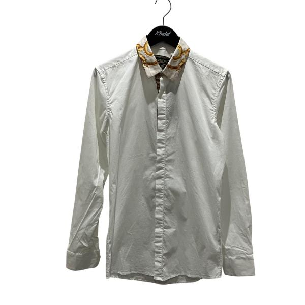 フェンディ×ヴェルサーチ FENDI×VERSACE襟切替シャツ FS1001 AKEA【ランク】「新古品・タグ付きや未使用に近いUSED品」【詳細説明】フェンディ×ヴェルサーチの襟切替シャツ FS1001 AKEAです。【M/L/U】メン...