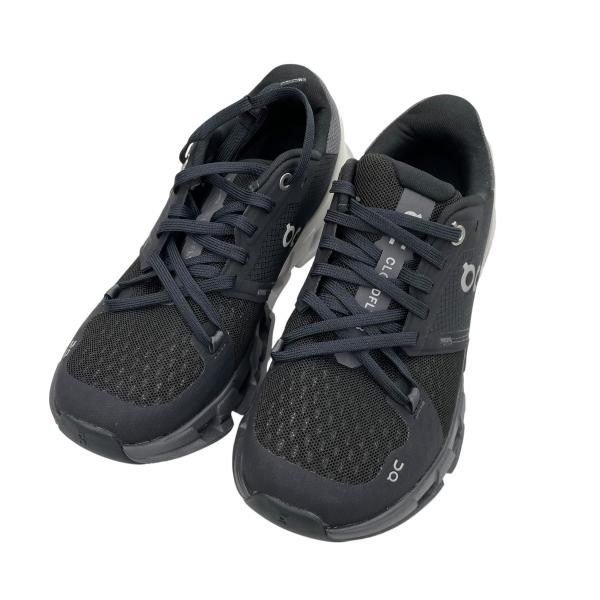 オン OnCloudflyer4 スニーカー 71．98671【ランク】「中古品・比較的綺麗な商品」【詳細説明】オンのCloudflyer4 スニーカー 71．98671です。【M/L/U】レディース【表記サイズ】22.5【詳細サイズ】全高...