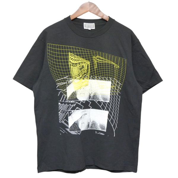 シーイー C．E2023SS　DIZZY UNDER THE GRID T　プリントＴシャツ【ランク】「中古品・比較的綺麗な商品」【詳細説明】シーイーの2023SS　DIZZY UNDER THE GRID T　プリントＴシャツ　です。【M...