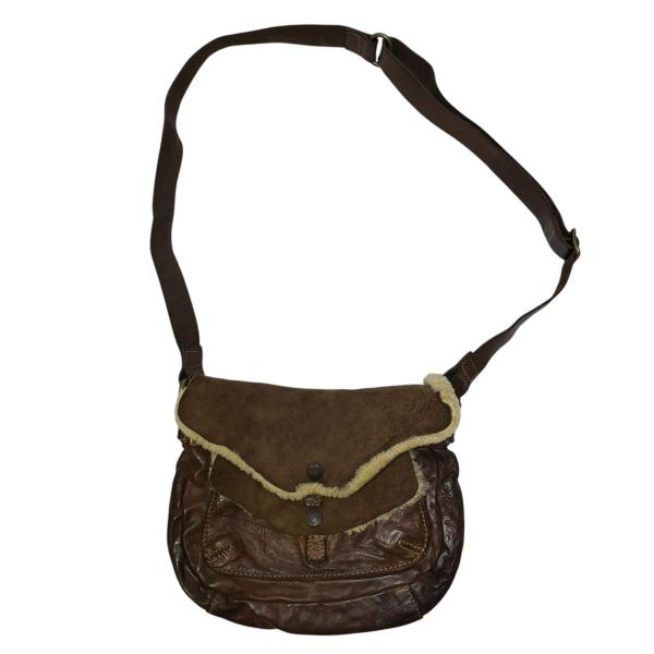 カンポマッジ CAMPOMAGGIヴィンテージ加工ショルダーバッグ 25-021961【ランク】「中古品・比較的綺麗な商品」【詳細説明】カンポマッジのヴィンテージ加工ショルダーバッグ 25-021961です。【M/L/U】レディース【詳細サ...