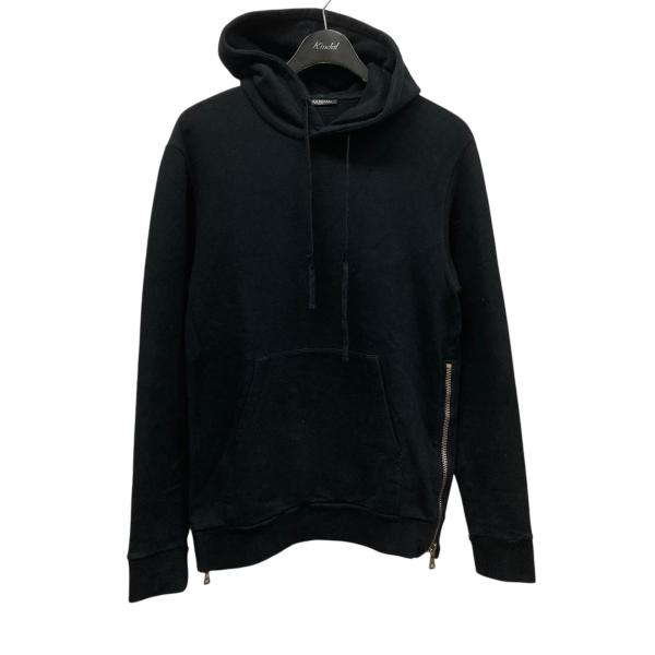 バルマン BALMAINサイドジップフーデッドパーカー S5HJ642C835【ランク】「中古品・比較的綺麗な商品」【詳細説明】バルマンのサイドジップフーデッドパーカー S5HJ642C835です。【M/L/U】メンズ【表記サイズ】XS【詳...