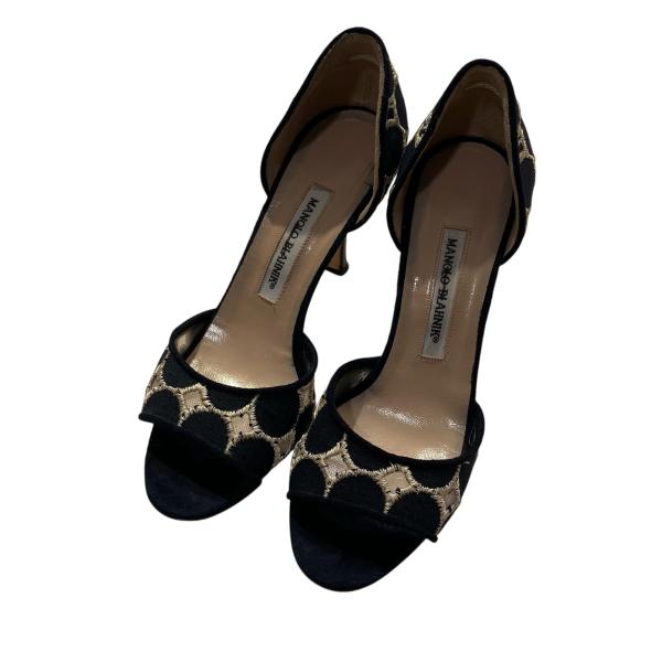 マノロブラニク Manolo Blahnikレースヒールパンプス【ランク】「中古品・汚れ、ダメージのある商品」【詳細説明】マノロブラニクのレースヒールパンプスです。【M/L/U】レディース【表記サイズ】37【詳細サイズ】全高　　　：約15ｃ...