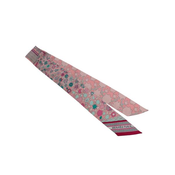 エルメス HERMESTapis Persans ペルシャ絨毯ツイリースカーフ【ランク】「中古品・比較的綺麗な商品」【詳細説明】エルメスのTapis Persans ペルシャ絨毯ツイリースカーフです。【M/L/U】レディース【表記サイズ】表...