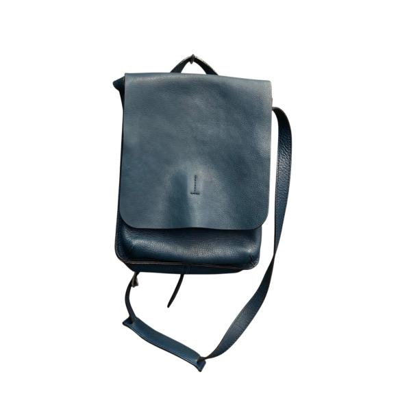 インディード Indeedショルダーバッグ【ランク】「中古品・比較的綺麗な商品」【詳細説明】インディードのショルダーバッグです。【M/L/U】メンズ【詳細サイズ】縦幅：約14ｃｍ横幅：約7ｃｍマチ：約11ｃｍショルダーの長さ：約107ｃｍ【...