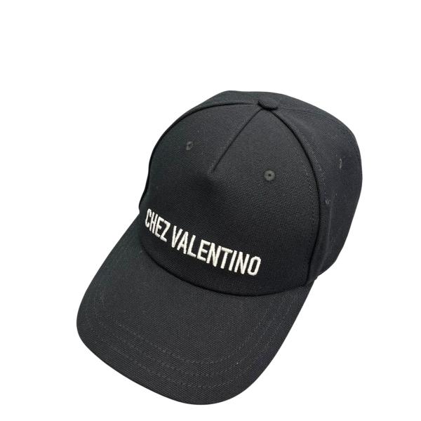 ヴァレンチノ VALENTINOキャップ 6Y2HDA41FVH【ランク】「中古品・比較的綺麗な商品」【詳細説明】ヴァレンチノのキャップ 6Y2HDA41FVHです。【M/L/U】レディース【表記サイズ】60【詳細サイズ】全長：約15ｃｍ頭...