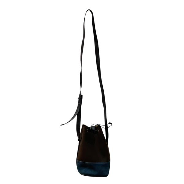 ジルサンダー JIL SANDERショルダーバッグ【ランク】「中古品・比較的綺麗な商品」【詳細説明】ジルサンダーのショルダーバッグです。【M/L/U】レディース【詳細サイズ】縦幅：約20ｃｍ横幅：約18ｃｍマチ：約12ｃｍショルダーの長さ：...