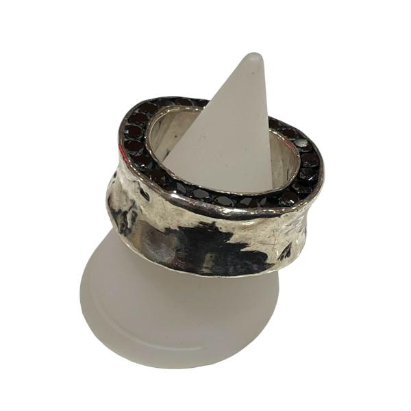 イーエム e．m．リング【ランク】「中古品・比較的綺麗な商品」【詳細説明】イーエムのリングです。【M/L/U】レディース【表記サイズ】14号【詳細サイズ】最大幅：約1ｃｍ最小幅：約1ｃｍ【付属品】なし【ダメージ】少々使用感が感じられる他、ス...