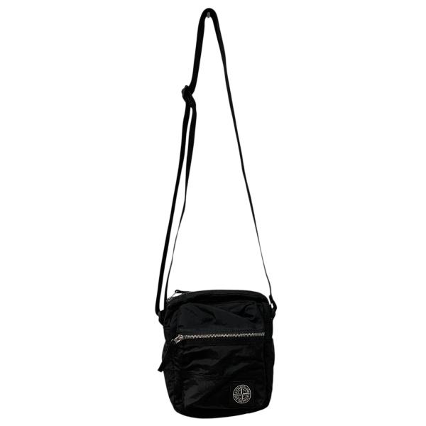 ストーンアイランド STONE ISLANDショルダーバッグ K2S159200015 S0251【ランク】「中古品・比較的綺麗な商品」【詳細説明】ストーンアイランドのショルダーバッグ K2S159200015 S0251です。【M/L/U...