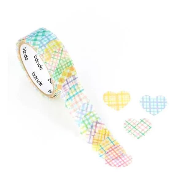 キュンとするようなかわいさ満点カラーのチェック柄ハートステッカー。マスキングテープ素材でほんのり透け感があるのもポイント。パステルカラーのシールやマスキングテープとも相性ぴったり。LOVEな気分にチェック柄がハッピー度を高めてくれます♪■商...