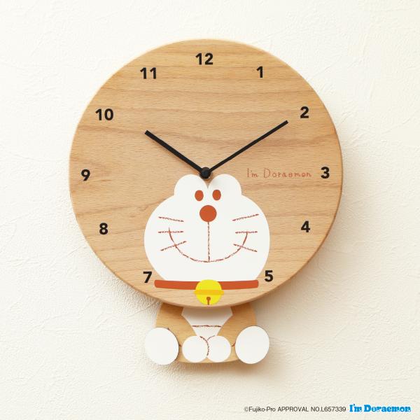 存在感抜群な大きめの掛け時計です。上質な高級ぶな材を使用し、職人の手仕事で丹念に仕上げました。立体の文字盤部分もすべて無垢材で製作しています。表面にUVカラー印刷でデザインがはいっています。※当商品は全て無垢材を使用しているため、商品によっ...