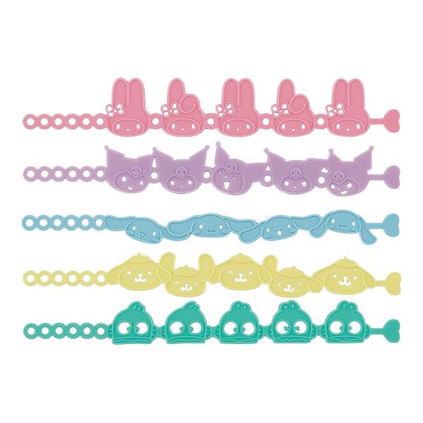 SKT-675980サンリオキャラクターズ「シリコーン虫よけチェーンブレスレット 5本入」虫の嫌がる天然精油を配合したシリコーン素材の虫よけチェーンブレスレット。マイメロディ、クロミ、シナモロール、ポムポムプリン、ハンギョドンが各1本。長さ...