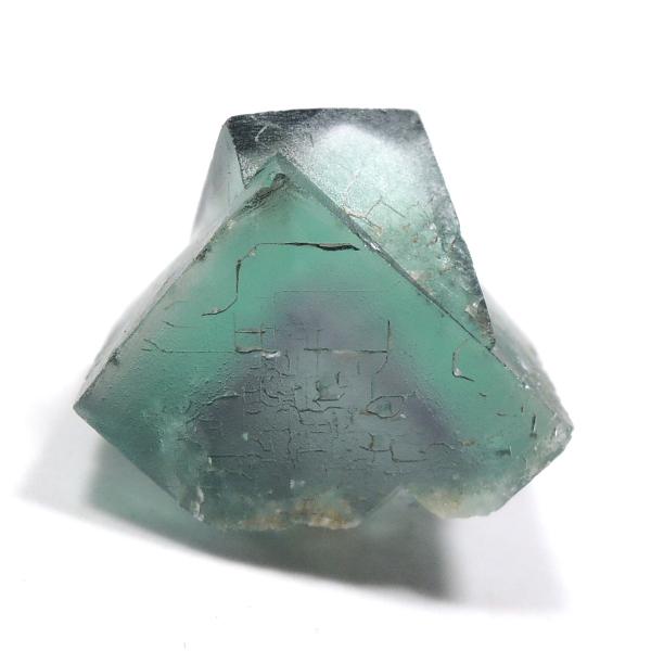 イギリスはレディアナベラ鉱山 Fairy Holes Pocket産の、フローライト(蛍石)の標本。紫外線を当てると非常に強く蛍光するのが特徴です。フローライトはハロゲン化鉱物の一種で、炭火などで熱すると発光することから和名では蛍石と呼ばれ...