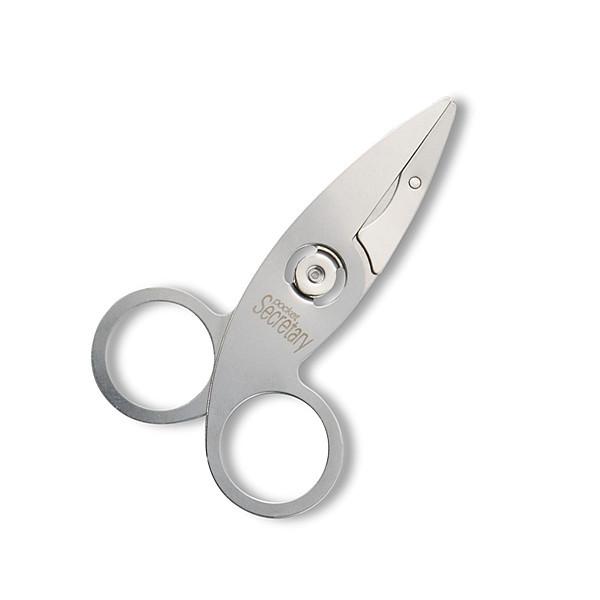 ＜商品特徴＞・驚きの薄さ1.8mm！・手帳やお財布、名刺入れなどに入れて携帯できる超薄型の便利鋏です。・切ったものを落とさない、つかみ機構付き。・クーポンのカットやほつれた糸のカット、服のタグのカットに活躍します。