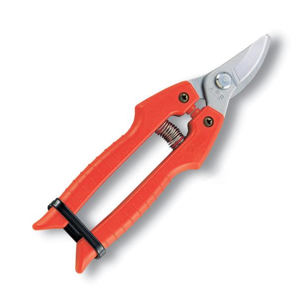 プロの摘果・採果鋏の切れ味をそのままに、手軽に楽しく使えるガーデニング用鋏として開発しました。菜園・果樹・園芸など幅広い用途にお使いいただけます。