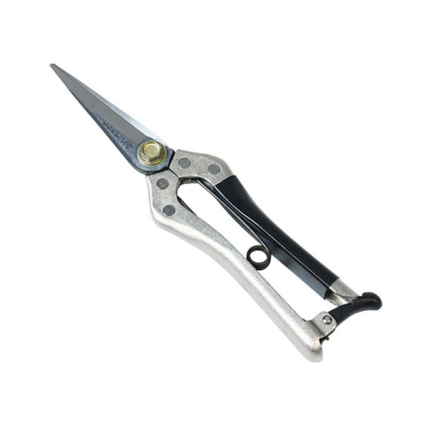 ＜用途＞・小枝切り、生垣の整枝、刈込鋏的な使い方や松などの込み入った場所での芽切りに最適です。＜特長＞・刃部に安来鋼を使用し熱処理を施しています。・耐磨耗性に優れ、鋼の芯までしっかりと硬度が入っているため切れ味が良く長切れします。・本体接合...