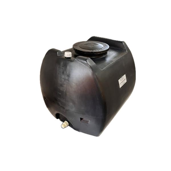 独自の技術開発により一体成型されたポリタンク。液体の保存や貯水に。便利な目盛り付き。オランダのVaessen Schoemaker社より、技術導入した「エンゲル法」に、その後自社にて開発した技術を組み合わせ、粉末ポリエチレンを原料として一体...