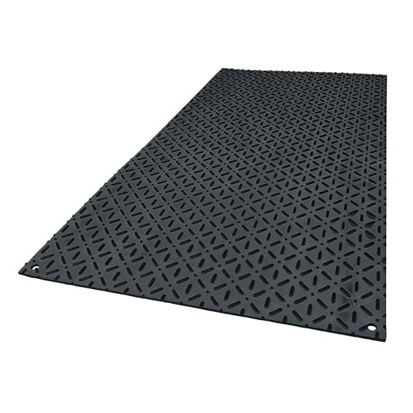 とても丈夫で軽量の樹脂製敷板！商品特徴●滑りにくく水濡れにも強く、錆びの心配がない●重機や特殊工が不要●柔軟性があり、養生面の起伏にも追従●環境に配慮し、リサイクル材を使用