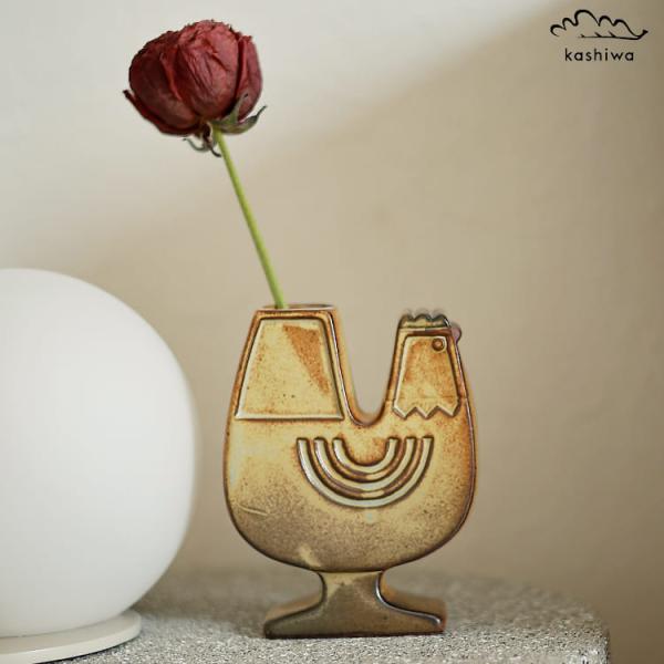 サイズ：幅 10cm × 奥行き 4.3cm × 高さ 12.5cm梱包サイズ：幅 11cm × 奥行き 14cm × 高さ 5.5cm素材：陶器重量：約235g備考 ※日本製※こちらの商品は手作りのため、サイズ、風合い、色味などが画像と異...