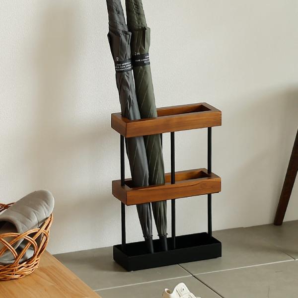 サイズ：幅 27cm × 奥行き 10cm × 高さ 40cm梱包サイズ：幅 29cm × 奥行き 12cm × 高さ 42cm商品重量：1.5kg梱包重量：2kg素材：天然木チーク材（ラッカー塗装）、スチール（粉体塗装）収納本数：長傘で4...