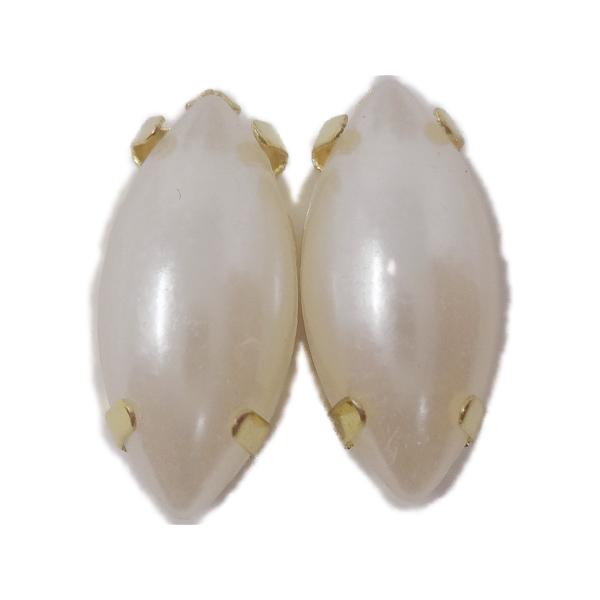 【当日出荷商品】<br>サイズ 0.7×1.5cm5個入り色 白（ホワイト）白色（ホワイト）（パール風）のツメ有りのビジュー（アクリルビーズ ラインストーン）です。 金色（ゴールド）の石座のツメ有りビジューです。ゴージャスな印象...