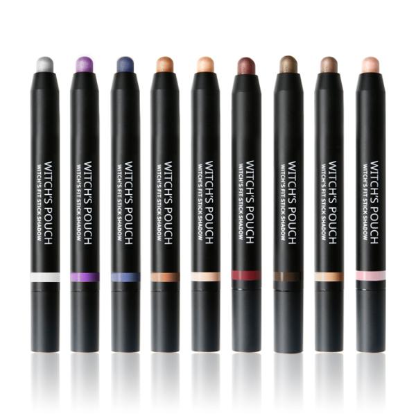 一瞬で密着。輝きを止めないスティックシャドウシャドウ特有の粉の飛び散りが気になる、汗や皮脂でにじみ消えてしまう、細かいシャドウ表現をしたい方向けです！