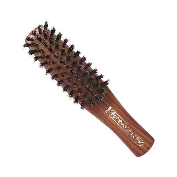 外出先の身だしなみも忘れずに。旅行に便利な携帯サイズのブラッシング用ブラシです。最近、髪が細くなったり、頭皮が敏感になってきた方へ…『地肌の痛くないブラシ』です。●頭皮にあたっても地肌に痛みを与えないように毛先を揃えました。●髪の上を滑るよ...